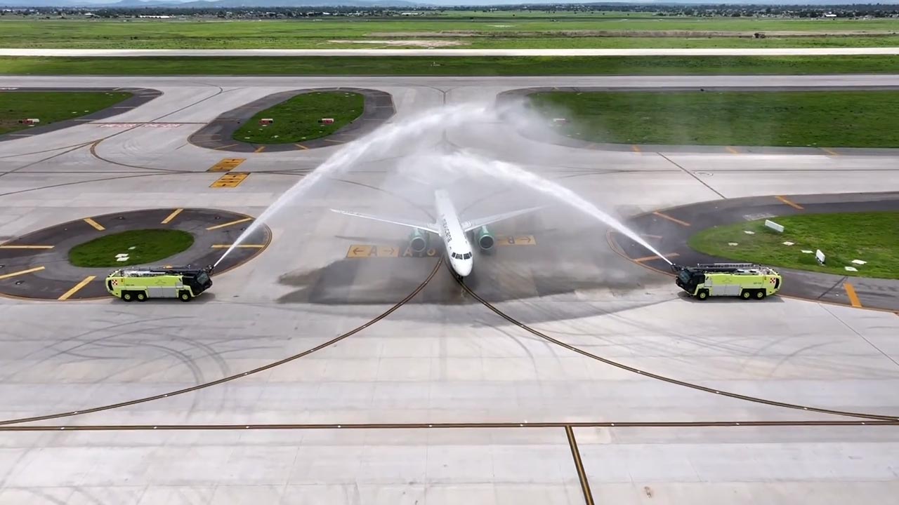 Mexicana recibe su primer Embraer E195‑E2 con cabina de clase única